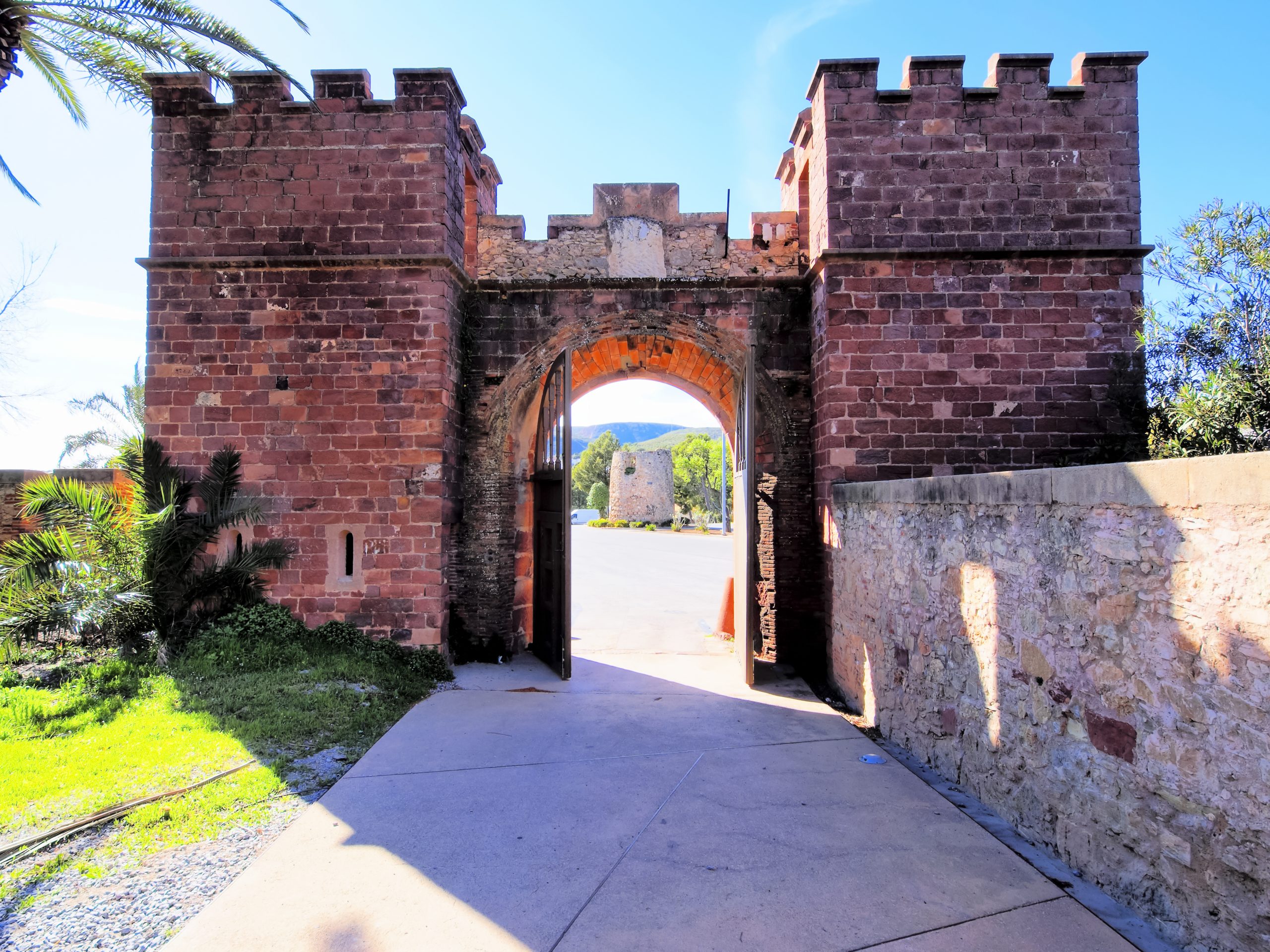 5 cosas que debes saber sobre el Castillo de Castelldefels antes de ...